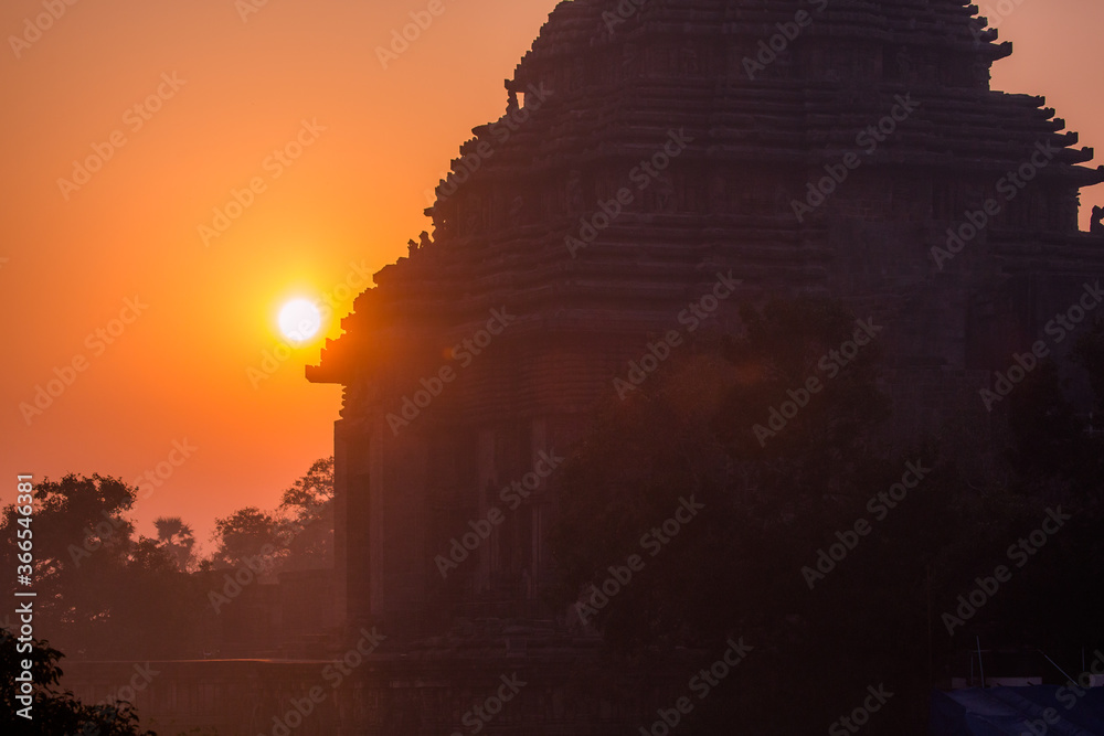 Silhouette of an 800 year old ancient temple at Konark, Odisha, India ...