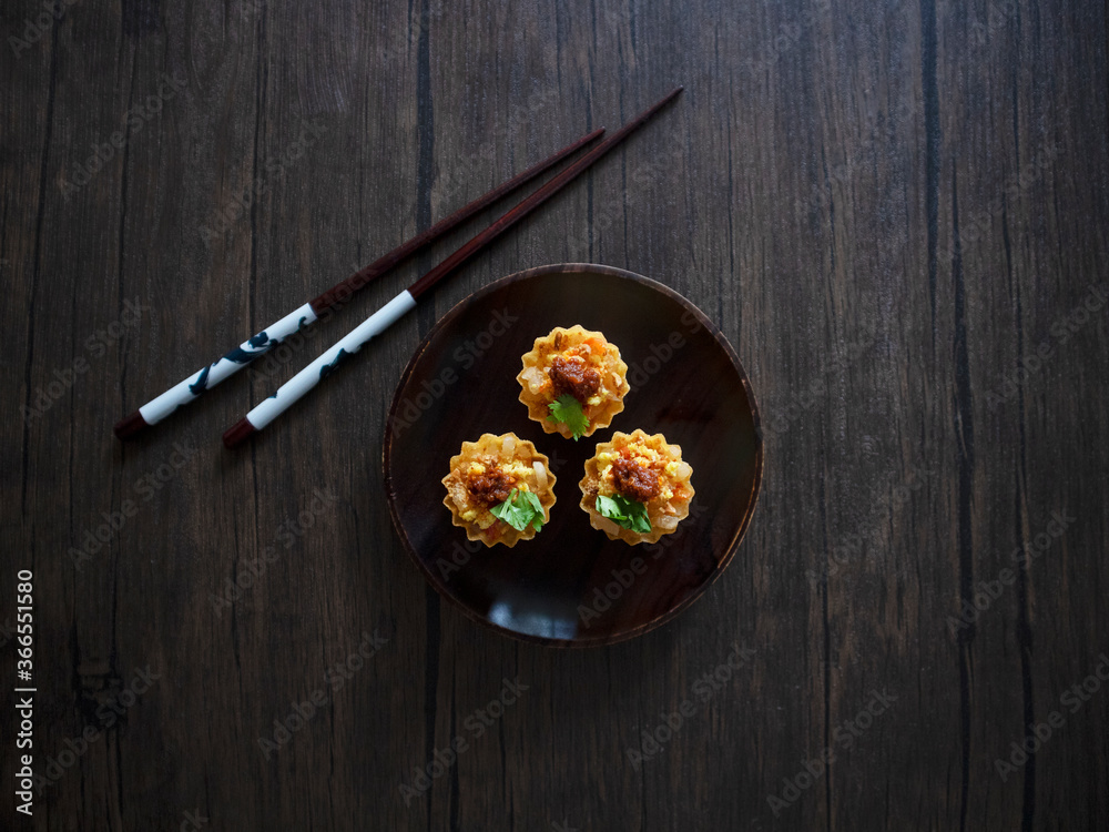 "Kueh Pie Tee" in Dark Background with Copy Space. Southeast Asian ...