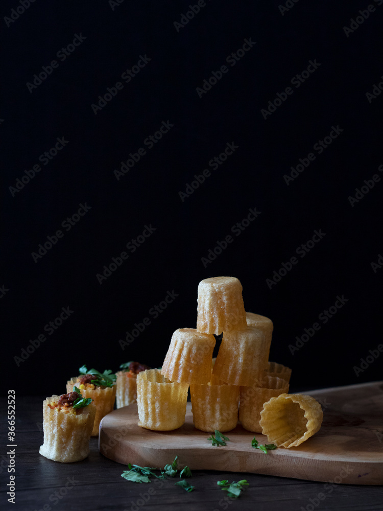 "Kueh Pie Tee" in Dark Background with Copy Space. Southeast Asian ...