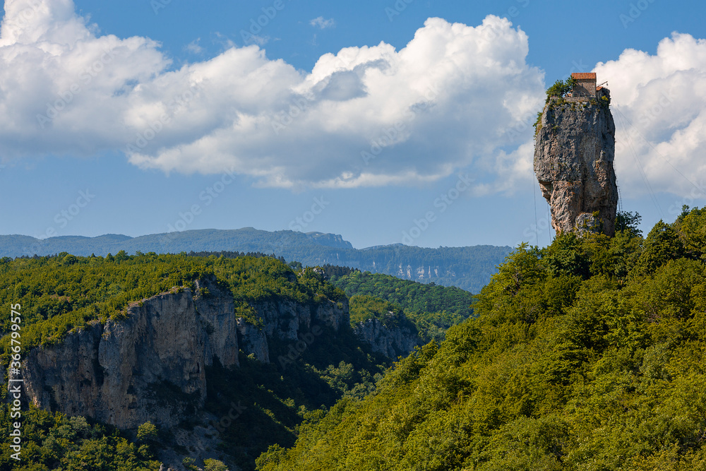 Fotka „Limestone monolith pillar known as Katskhi pillar with a small ...