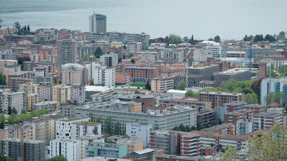Panorama della città di Lugano da un punto panoramico di Porza. Stock ...