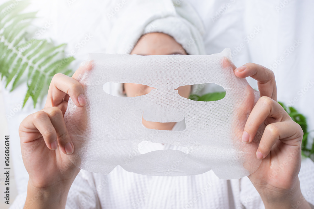 Beauty mask, Beautiful woman in the spa salon, Treatment ...