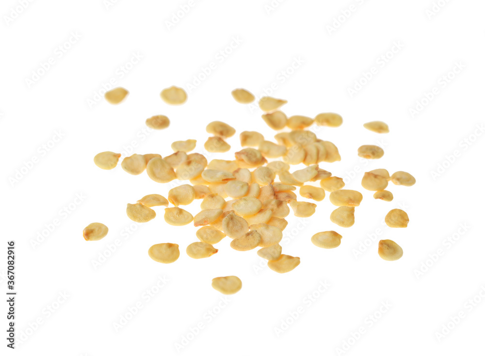 Pile of raw bell pepper seeds on white background. Vegetable planting ...