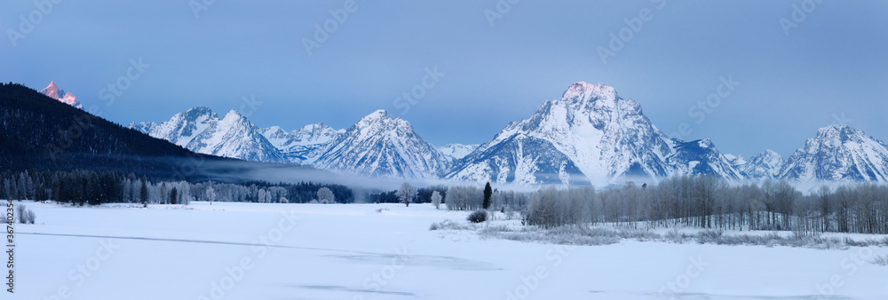 Fotografia do Stock: Panorama of mist and frost over Oxbow Bend on the ...