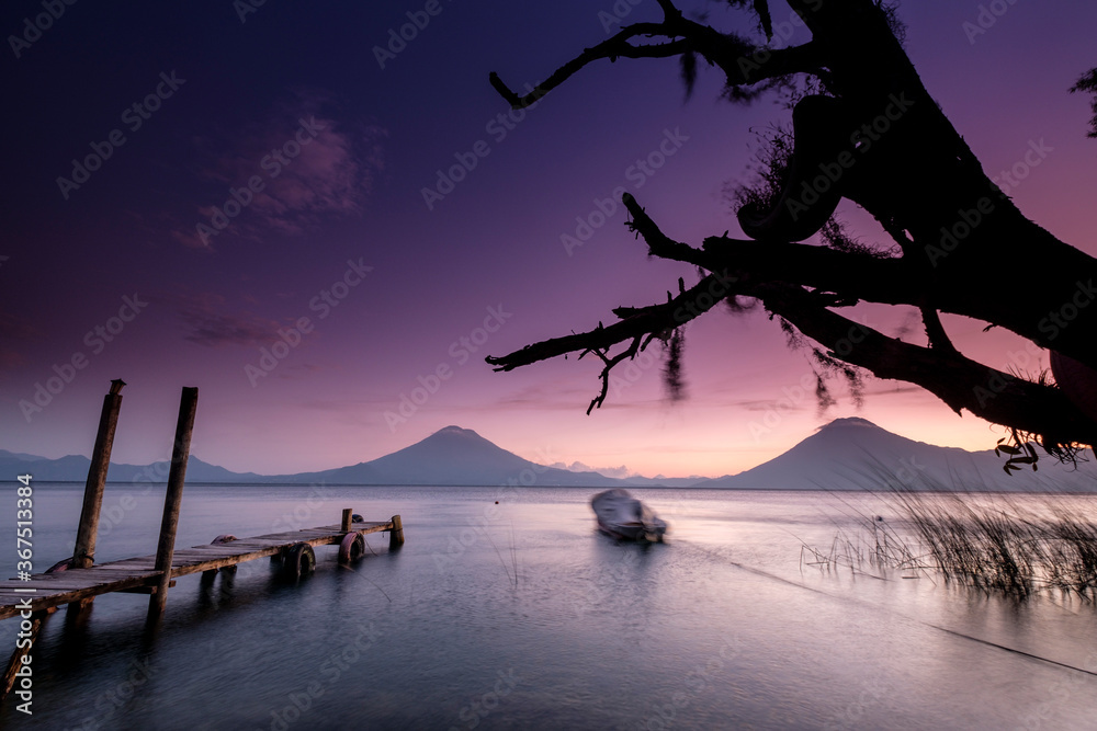 Foto de volcanes de Atitlán 3537 m. y San Pedro 3020 m. lago de Atitlán ...