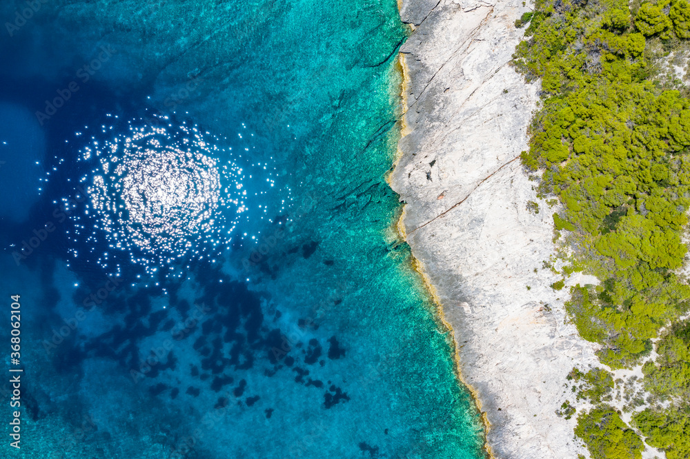 Foto de Mala Travna is a beautiful little bay located on the southern ...