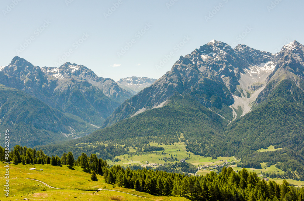 Foto de Ftan, Tarasp, Unterengadin, Bergdorf, Schloss, Fontana, Vulpera ...