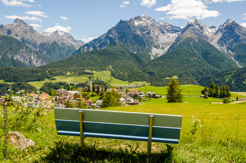 Foto de Ftan, Engadiner Dorf, Engadiner Häuser, Wanderweg, Unterengadin ...