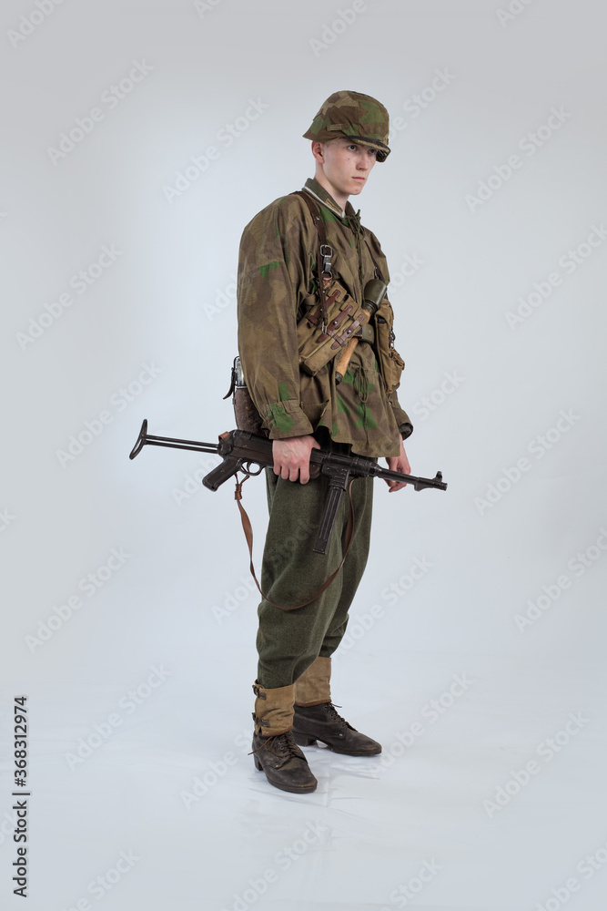 Foto de Male actor in the uniform of a German army solder during World ...