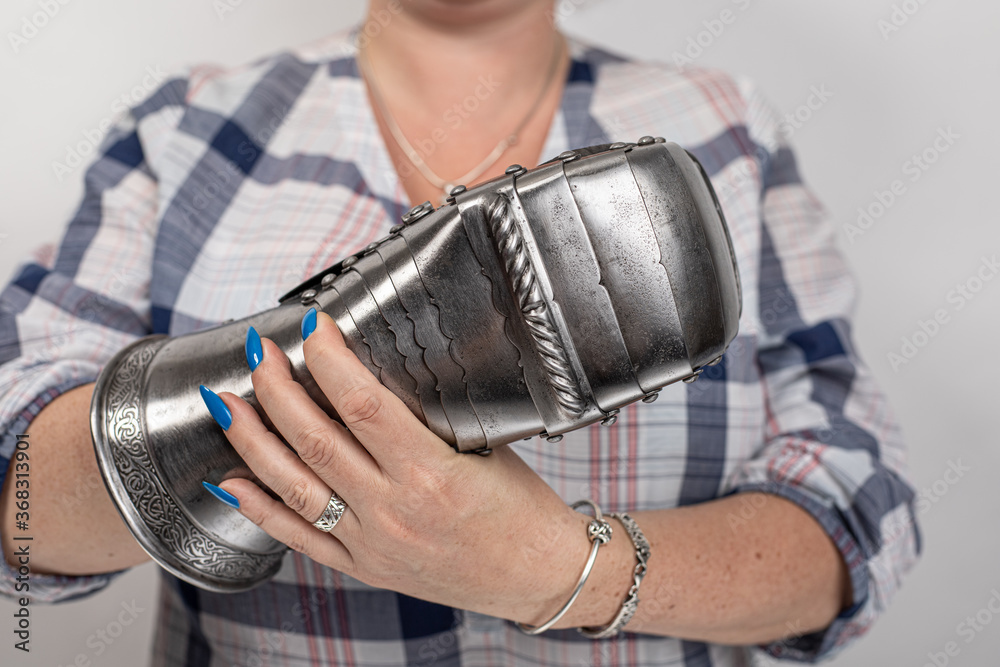 Reconstruction of Renaissance plate gauntlets for tournaments of ...