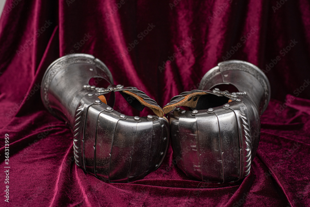 Reconstruction of Renaissance plate gauntlets for tournaments of ...