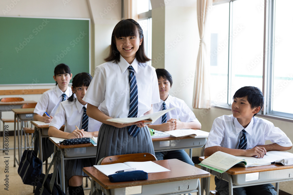 中学生の授業風景 Stock 写真 | Adobe Stock