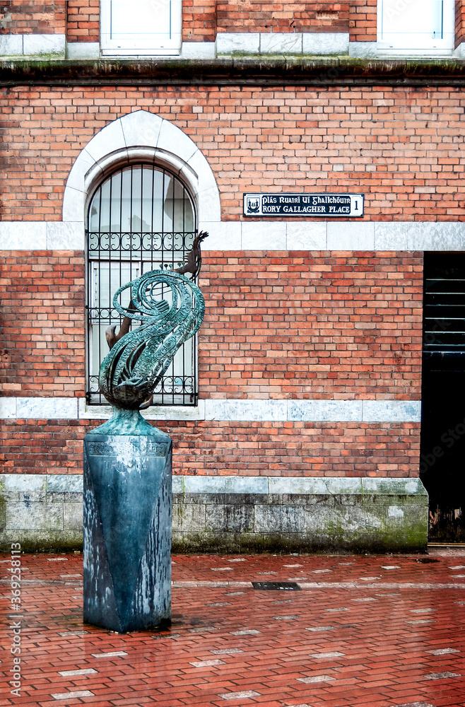 Rory Gallagher Monument by Geraldine Creedon, in Rory Gallagher Place ...