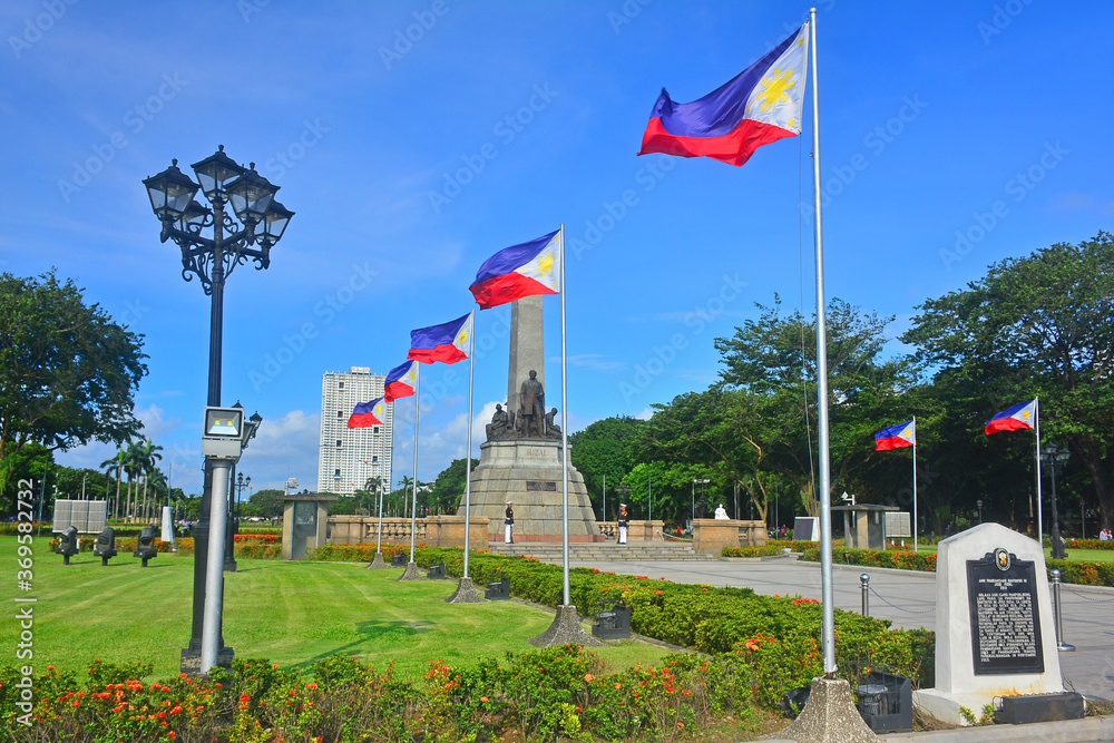 Foto de Jose Rizal statue monument at Rizal park in Manila, Philippines ...