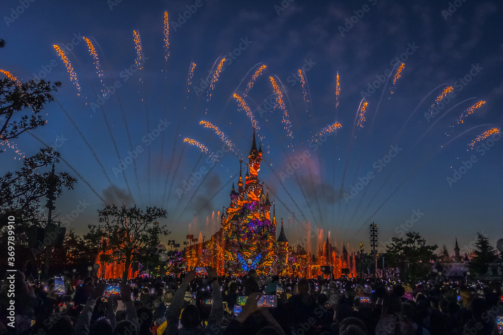 Fireworks near Sleeping Beauty castle in Disneyland Paris. Disneyland ...