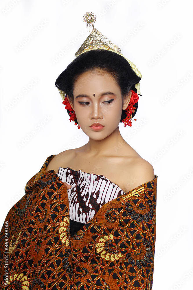 Beautiful Young Woman covering his body with Jarik. a woman using ...