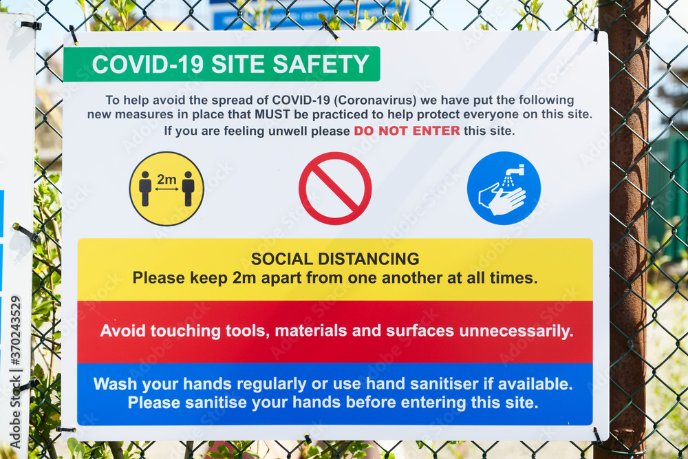 Foto de Construction site health and safety message rules sign board ...