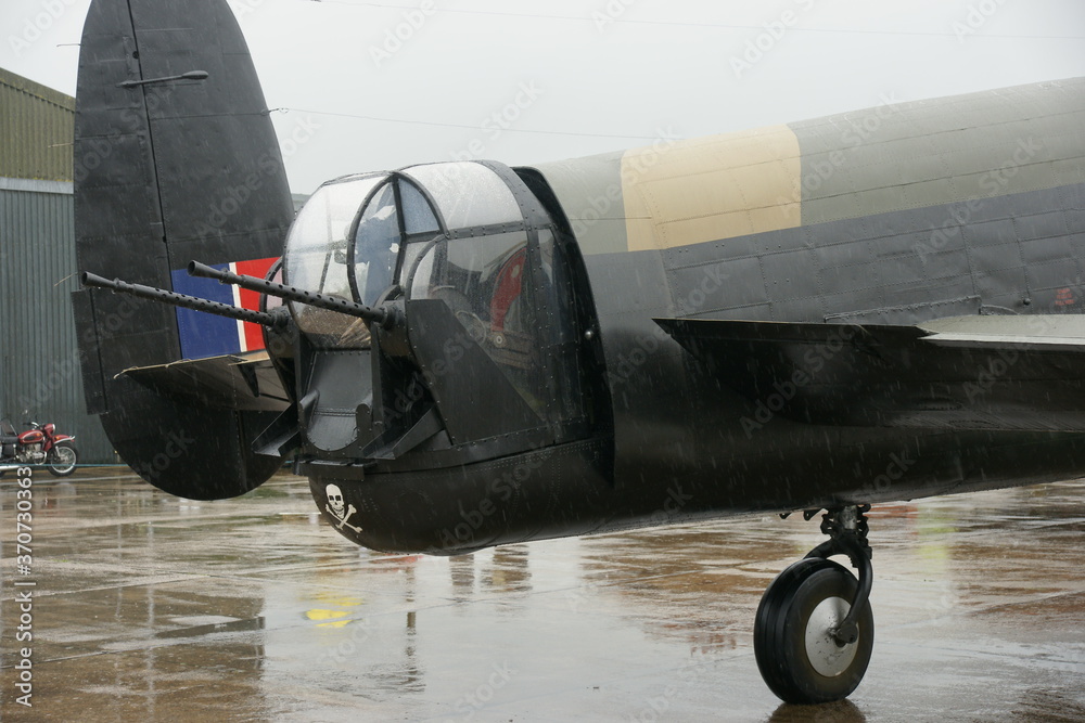 Avro Lancaster, bomber, ww2, heavy bomber, Dresden 1000 bomber raid ...