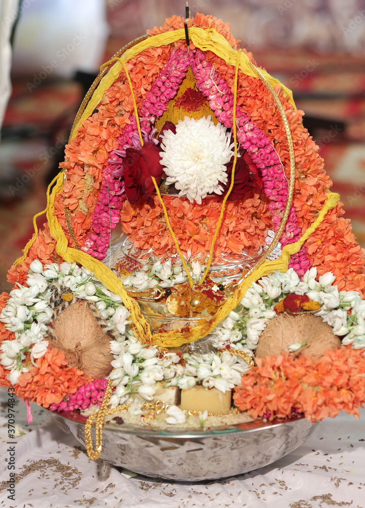 Indian Traditional wedding Thaali - Hinduism Concept Stock Photo ...