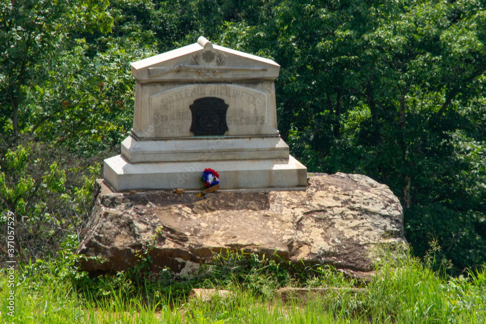 16th Michigan Volunteer Infantry Regiment Monument on Little Round Top ...