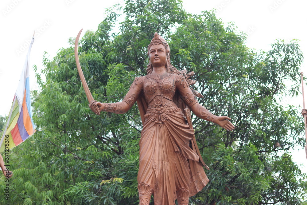 Foto de statue of Rani Durgawati For Hindu Awakening Great Hindu ...