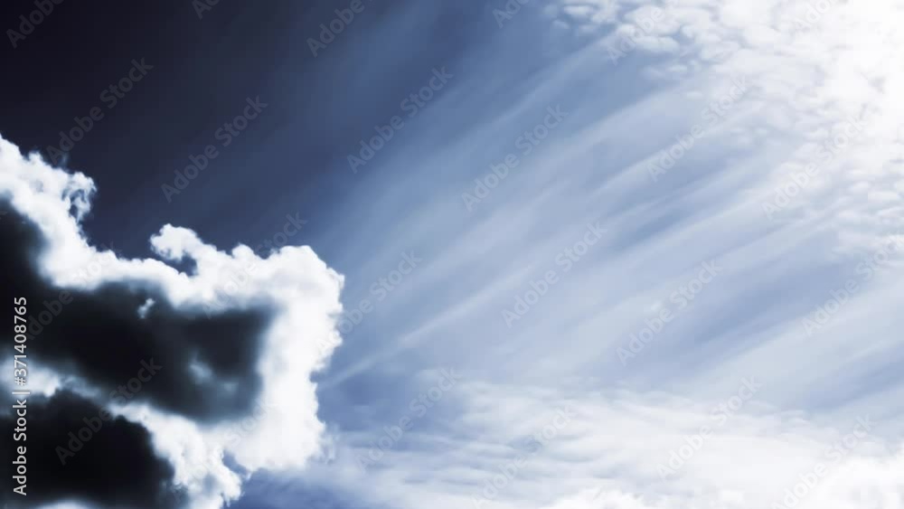 Vidéo Stock Creative 4K parallax video of the sky with moving clouds ...