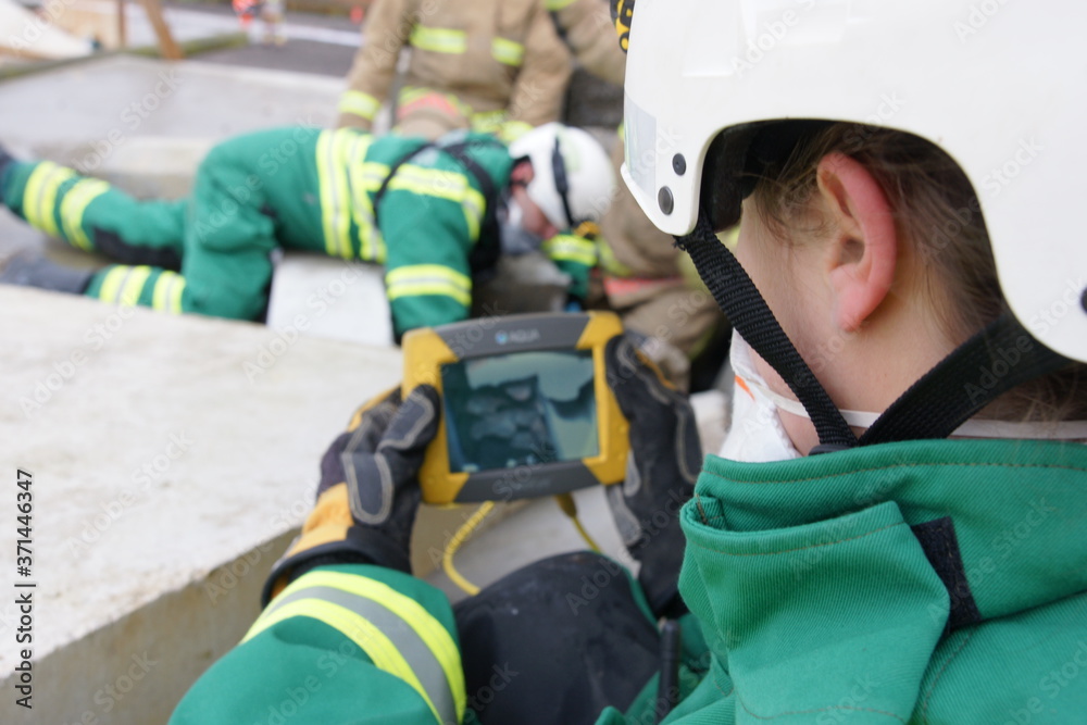 Building collapses, urban search and rescue, disaster zone Stock Photo ...