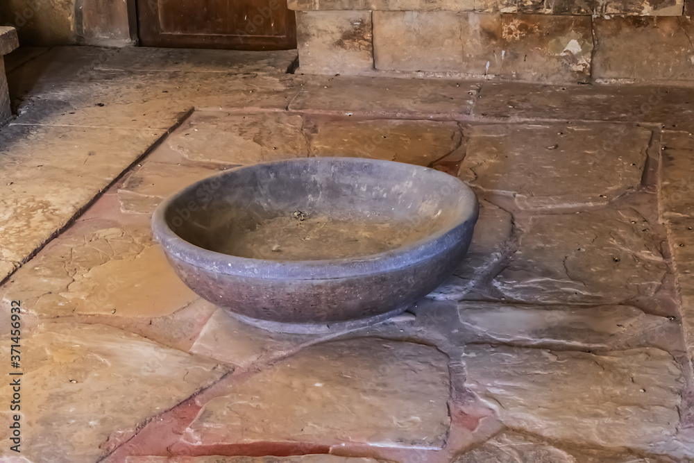 Little Throne Room in Minoan palace at Knossos on Greek Mediterranean ...