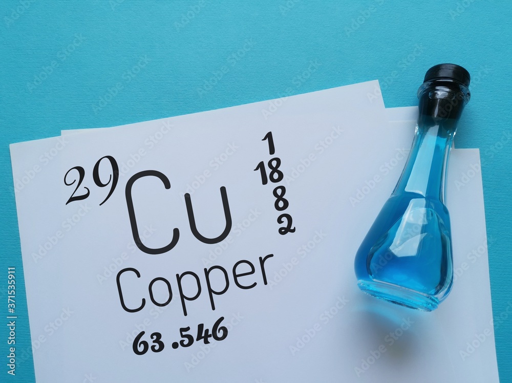Foto de Copper is a chemical element of the periodic table with the ...