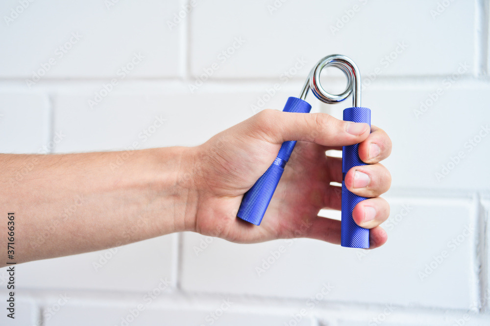 Expanders of different colors depending on the load with or without a ...