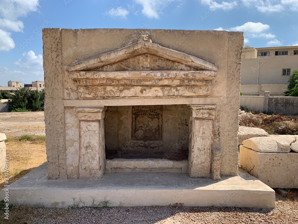 Greek tomb. Old greek tomb located in catacomb of el shukafa Stock ...