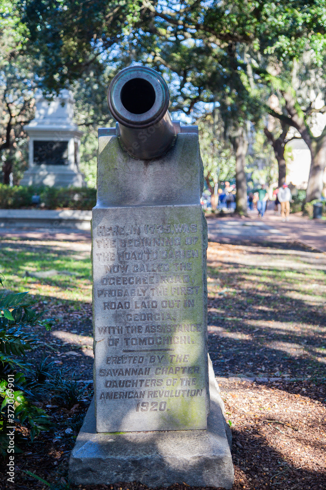 statue in Savannah Georgia of a cannon Monument daughters of the ...