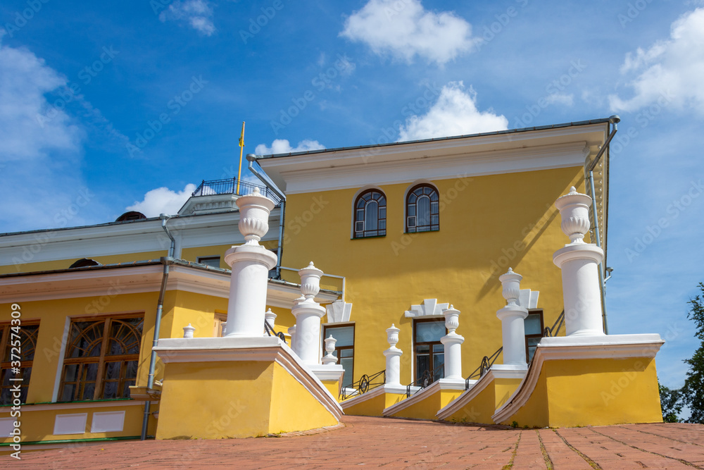 Details of the facade of the Yaroslavl Art Museum. Governor's house in ...