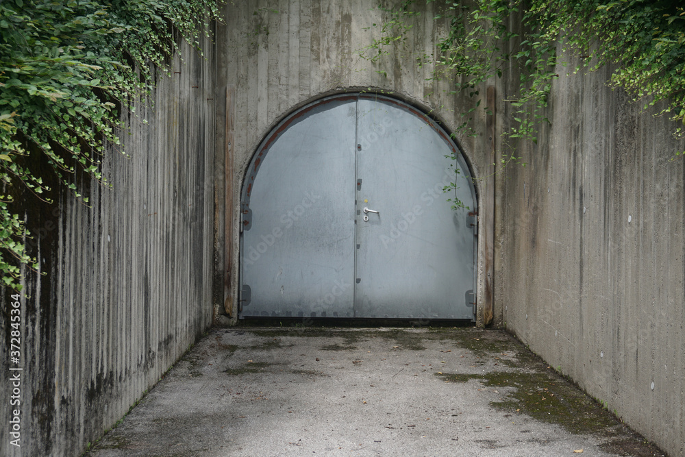 Bunker, Eingang, Bunkereingang, Eisen, Eisentür, Tor, Eisentor ...