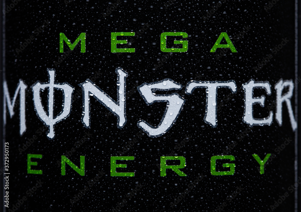 Foto de LONDON, UK - MARCH 15, 2017: A can close up logo of Monster ...