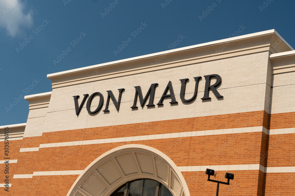 Von Maur Retail Department Store Exterior and Trademark Logo Stock ...