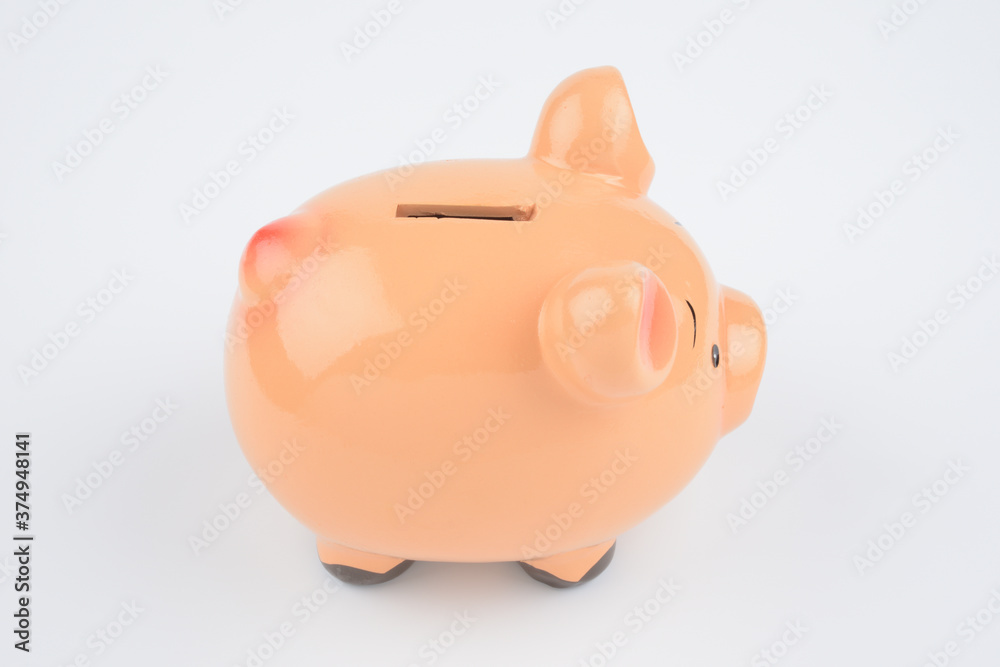 Hucha en forma de cerdo o cerdito hucha, sobre fondo blanco Stock Photo ...