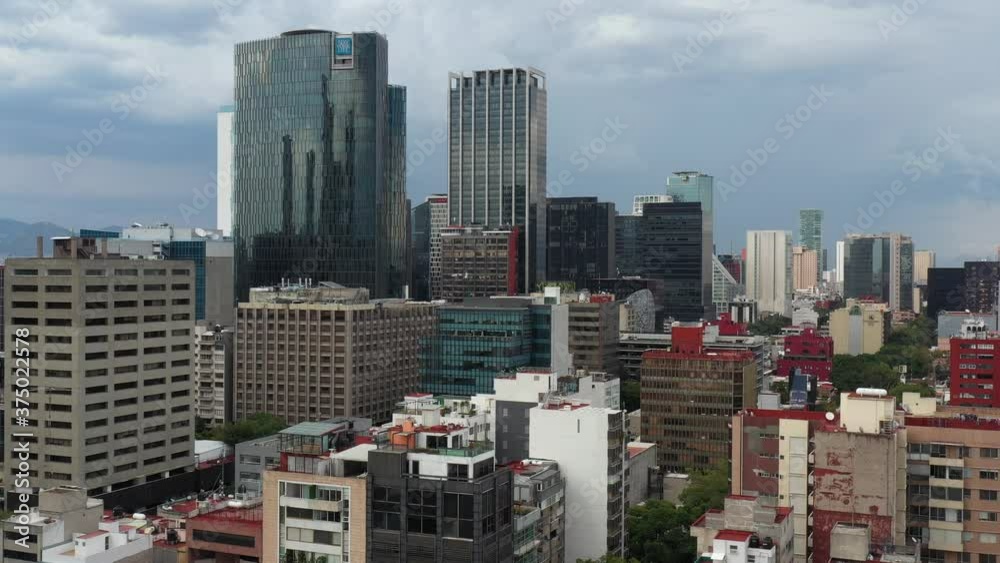 Detalle aéreo de los edificios de vivienda de la Colonia Juárez en la ...