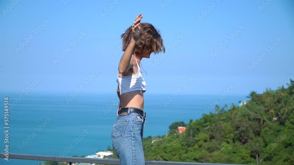 Free light girl, light hand movements curly short hair, black glasses ...