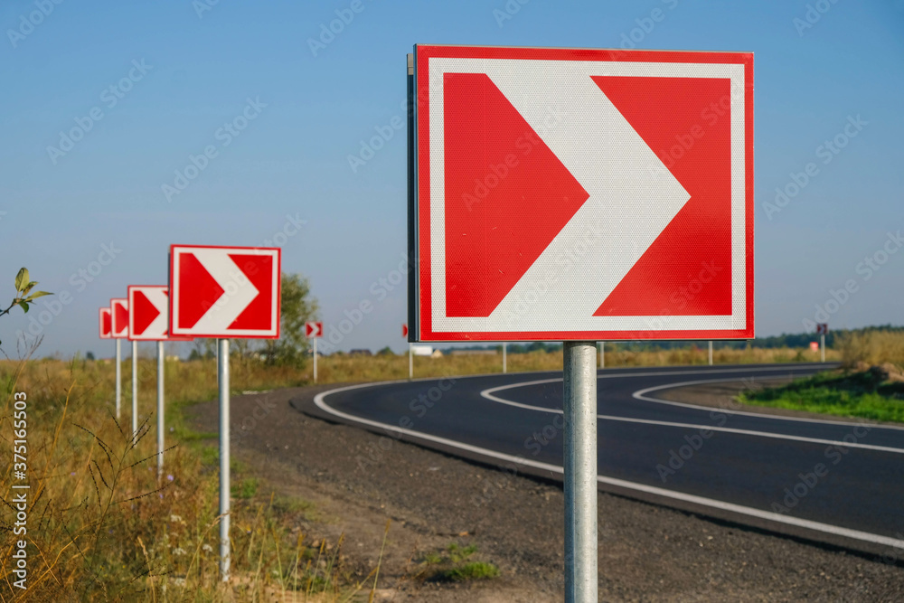 Sharp Right Turn Sign