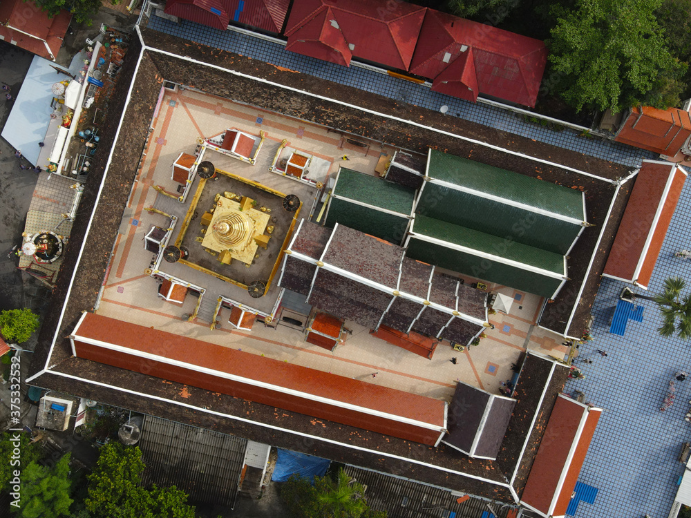 What Phra That Doi Kham literally means "Temple of the Golden Mountain ...