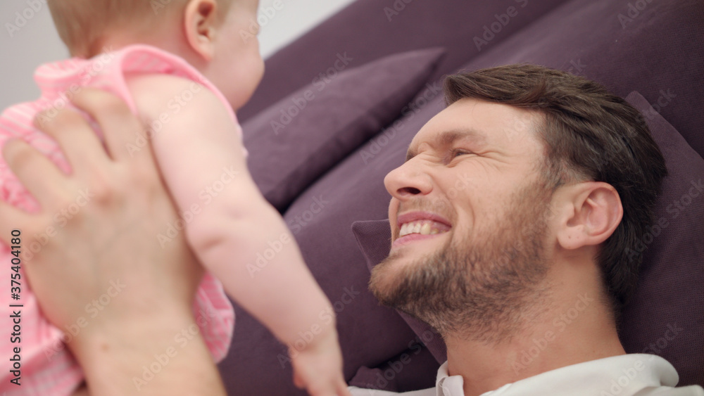 Happy father face. Portrait of joyful dad emotion. Father kiss dauther ...