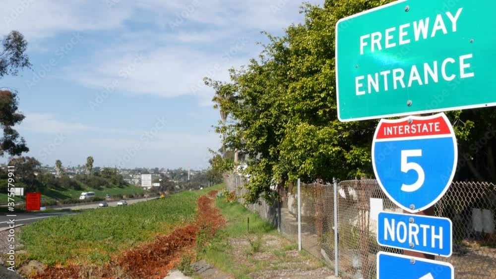 Video „Freeway entrance, information sign on crossraod in USA. Route to ...