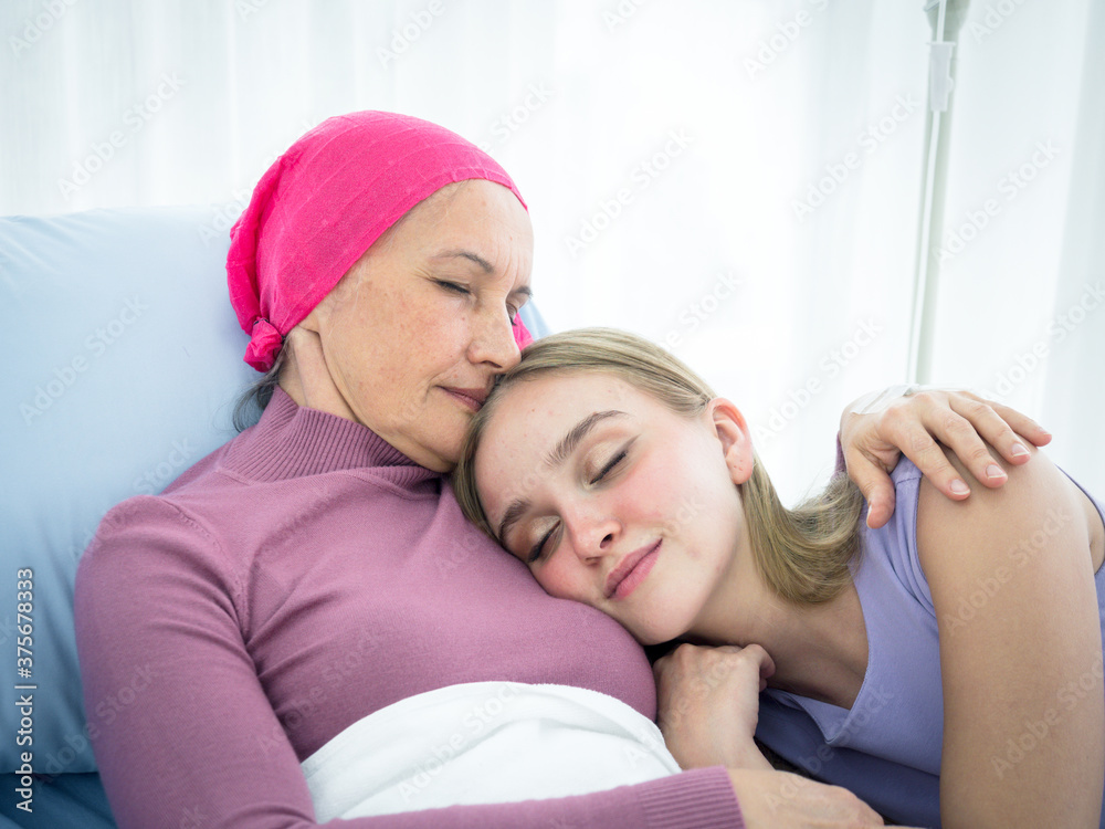 The daughter visited and encouraged her mother, a cancer patient, to ...