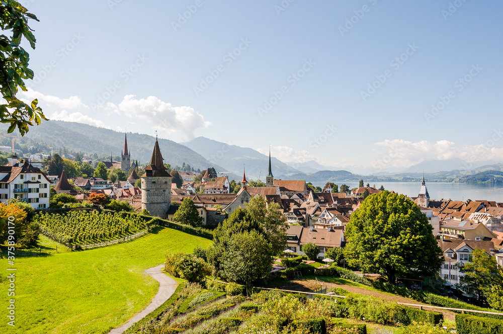 Fotka „Stadt Zug, Stadt, Zug, Altstadt, Kapuzinerturm, Stadtmauer, St ...