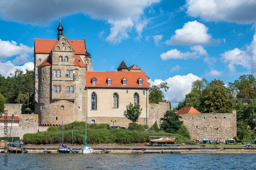 Foto de Schloss Seeburg als historische Sehenswürdigkeit im Mansfelder ...