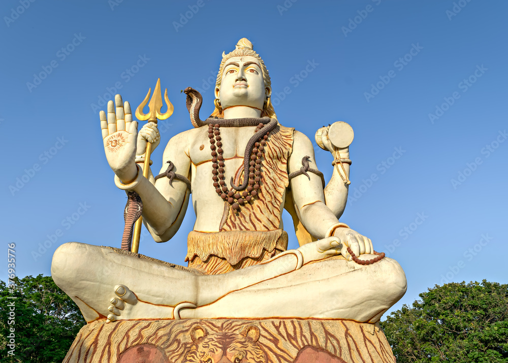 82 feet tall statue of Hindu god , Lord Shiva, Nageshwar temple, Dwarka ...