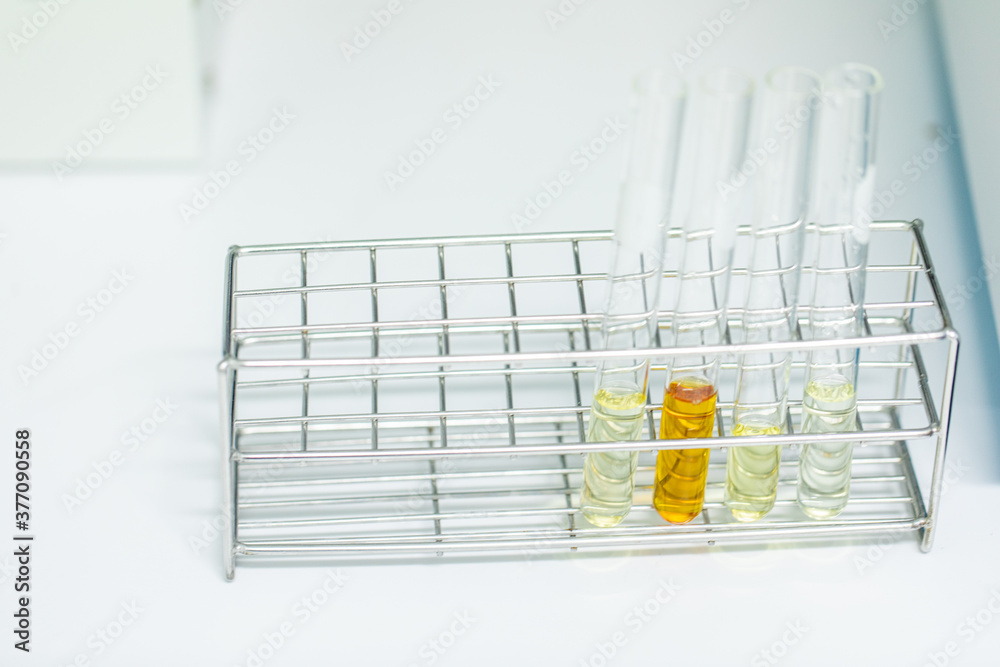 Sample analysis using Spectrophotometer for lab experiments. ภาพถ่าย ...