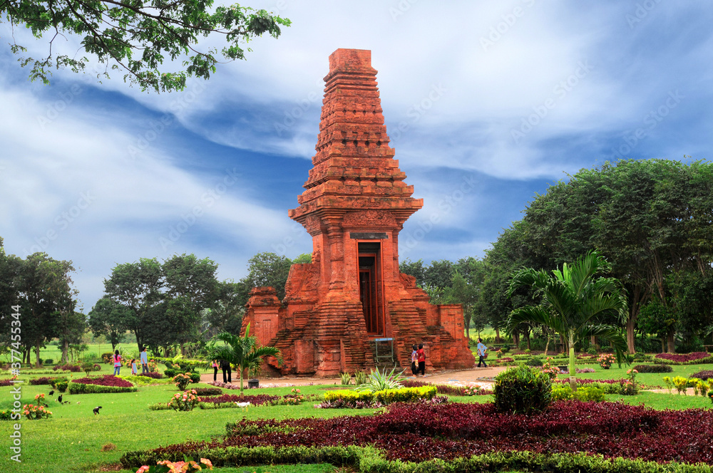 Candi Bajang Ratu, a legacy of the Majapahit kingdom in Temon Village ...