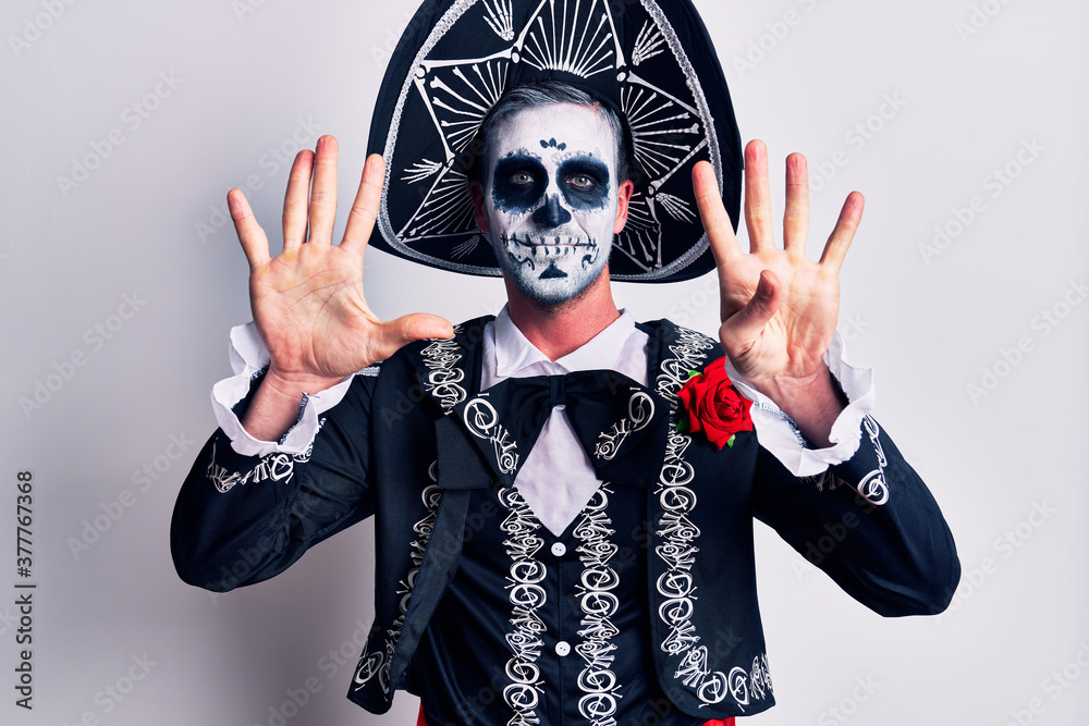 Nine Dead Mask